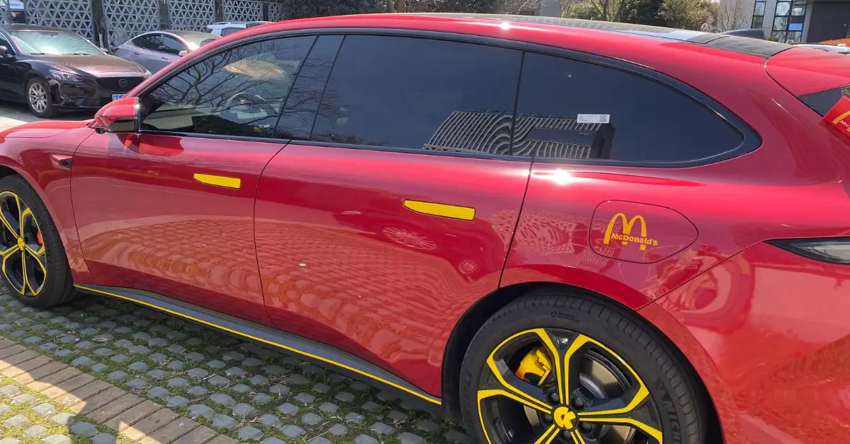 A Striking Yellow-Trimmed NIO ET5 Spotted in Nanjing China